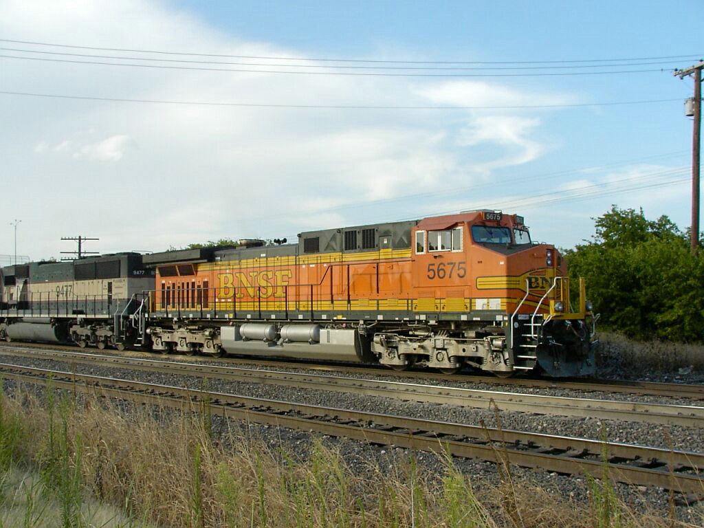 BNSF 5675